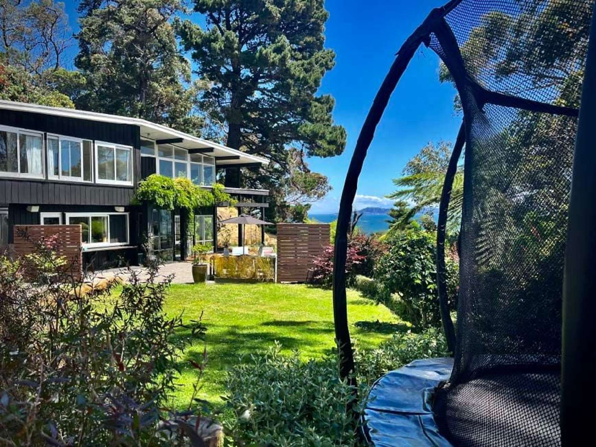 11 Richmond Road | Mahina Bay | Lower Hutt City | Houses for Rent - One ...