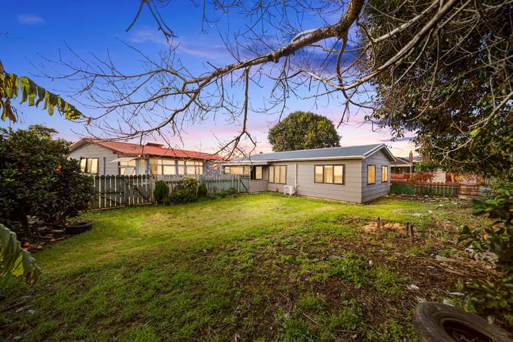 Auction blockbuster: 300 buyers expected as 60 homes put on the block ...