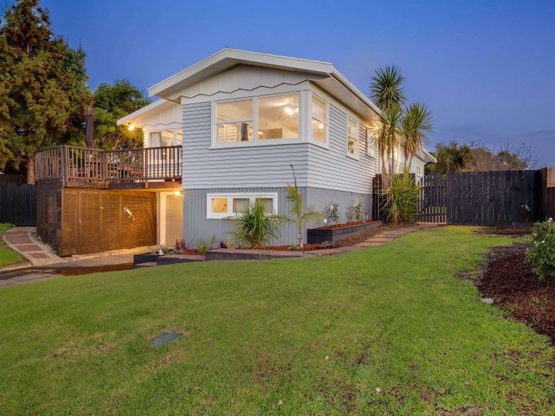 137 Edgewater Drive | Pakuranga | Manukau City | Houses for Sale - One Roof
