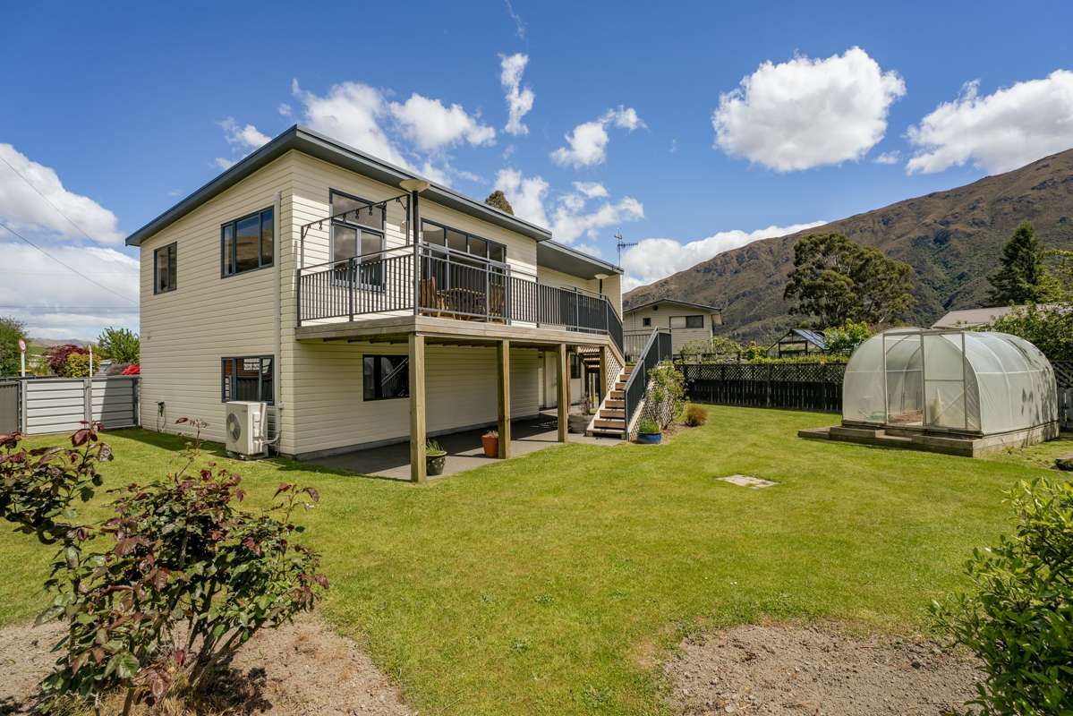 17 Kent Street | Kingston | Queenstown | Houses for Sale - OneRoof