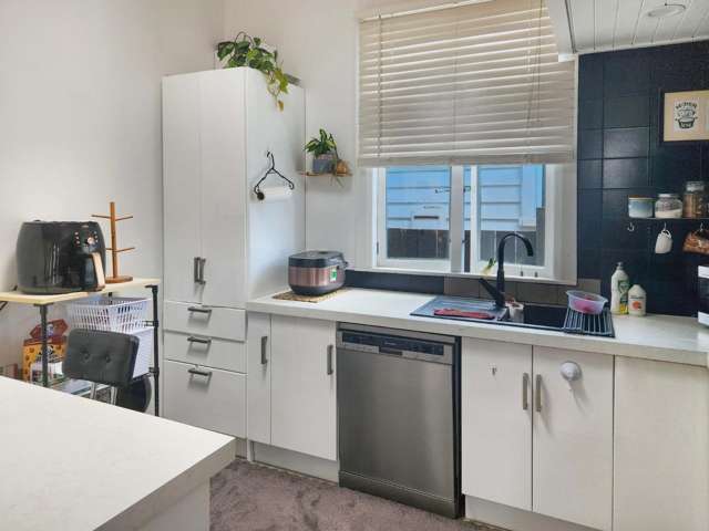 53 Hutt Road | 1336 | Lower Hutt City | Houses for Rent - OneRoof