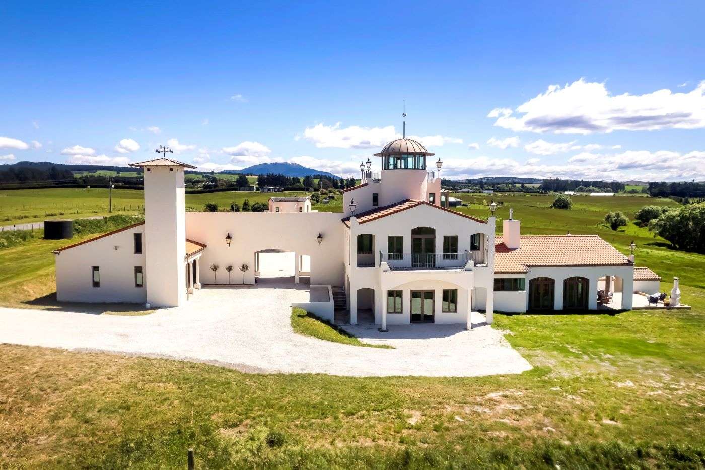 Grand Designs NZ castle for sale - from abandoned ruin to dream palace ...