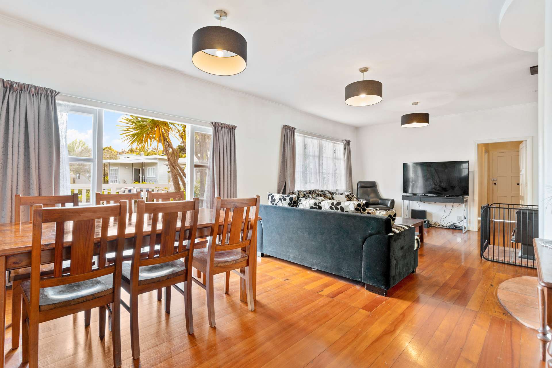 Sold 28a Derwent Cresent | Titirangi | Waitakere City on