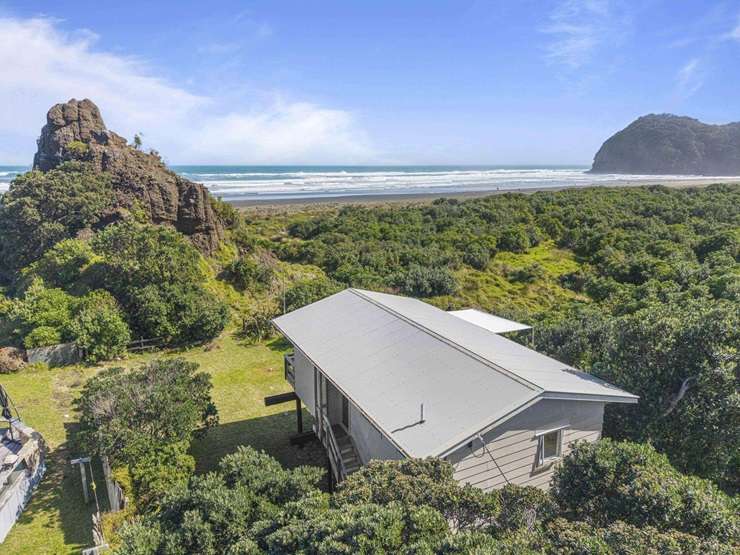 Serenity at NZ’s wildest surf beach: Five Piha stunners up for grabs ...
