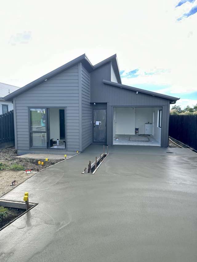 Ruby Manak, residential sales, A T Realty Ltd (Licensed: REAA 2008) - Ray White, Manukau