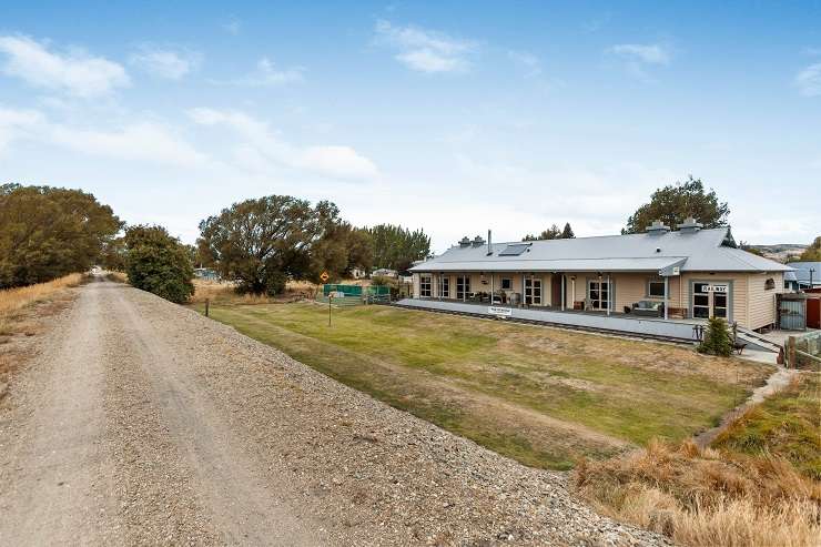 'If we build it, they will come': Kiwi's train station home aims for ...