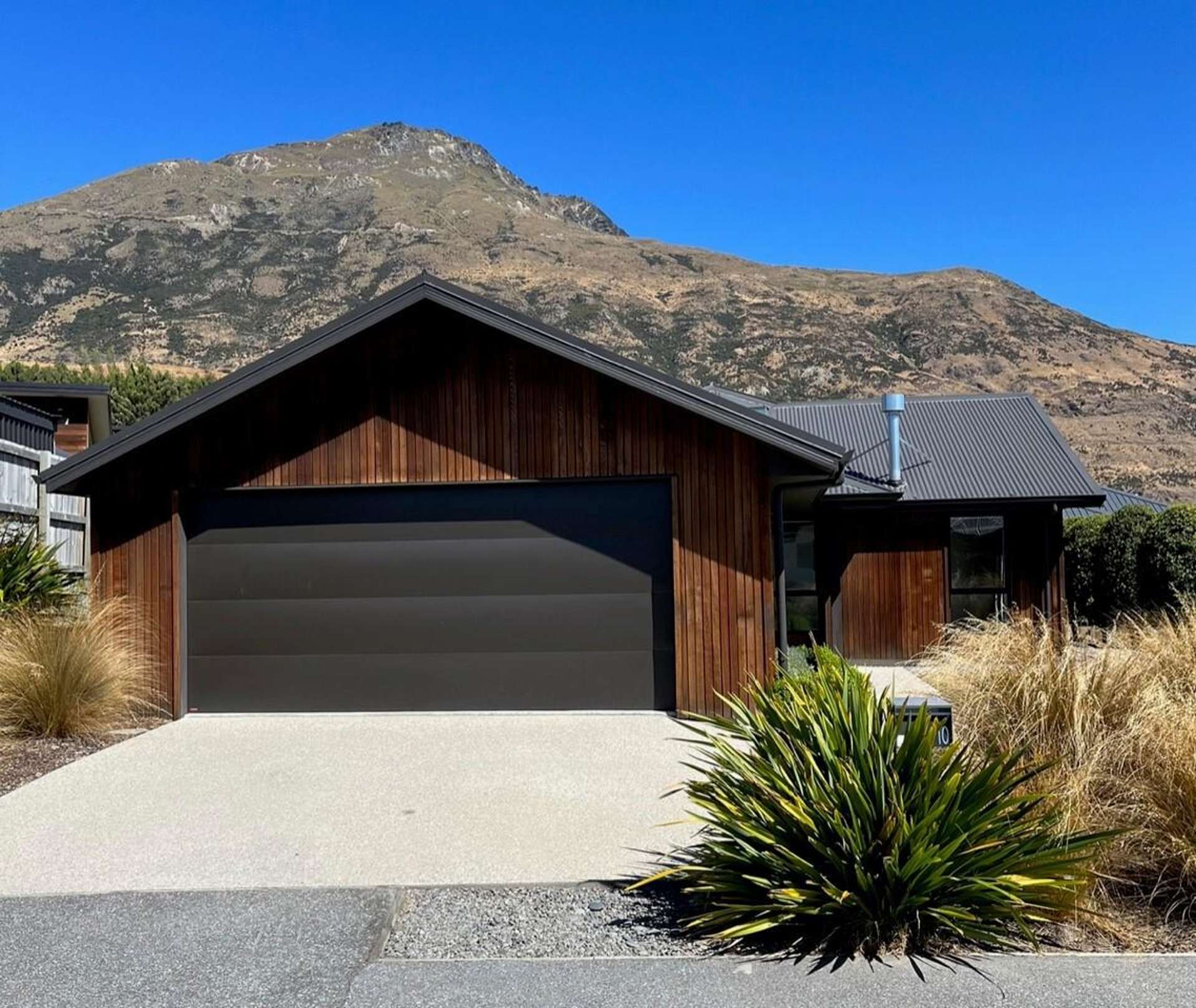 10 Violet Way | Shotover Country | Queenstown | Houses for Rent - OneRoof