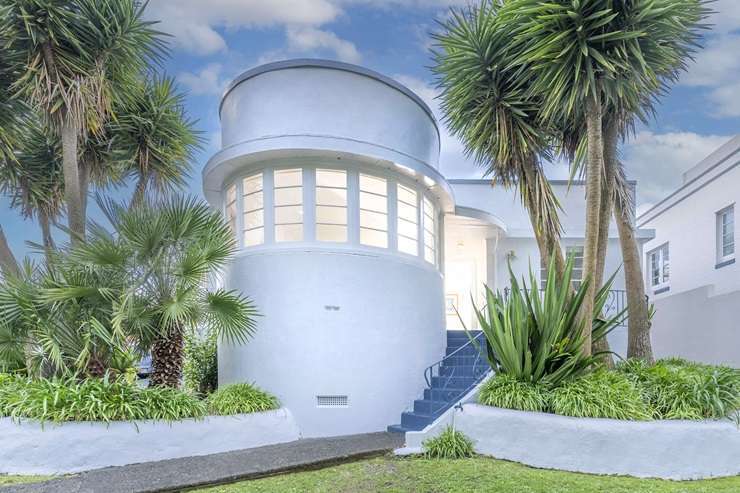 Pavlova House snapped up for less than $2m - ‘won’t be back for another ...