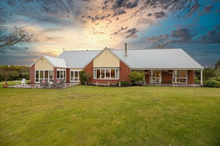 Christchurch home sells for $2.85m - more than $1m above CV, All things ...