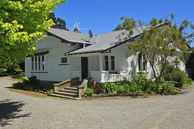 2072 Lake Ferry Road | Pirinoa | South Wairarapa | Houses for Sale ...