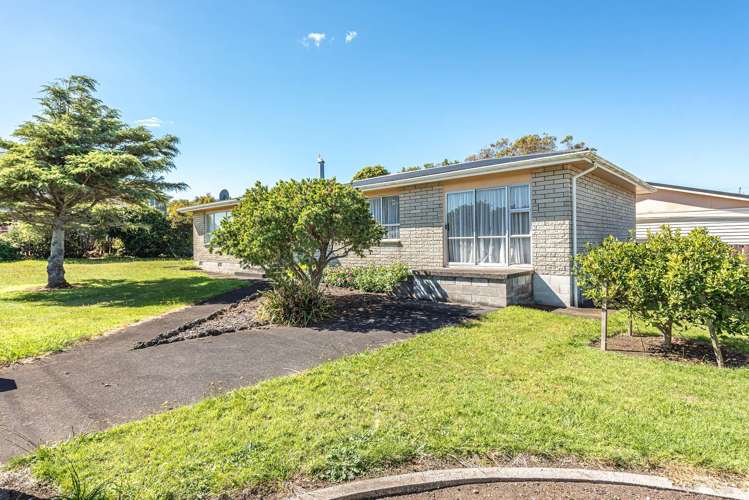 12 & 12A Swinbourne Street | Waverley | South Taranaki | Houses for ...