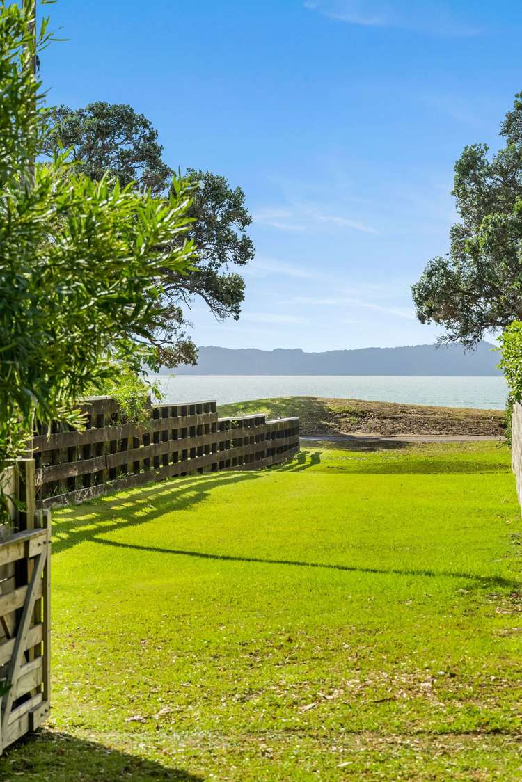 37 Laurence Street | Manly | Rodney | Houses for Sale - OneRoof