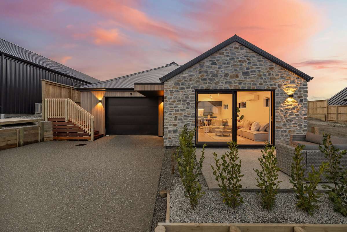 Houses for sale in Jack's Point, Queenstown