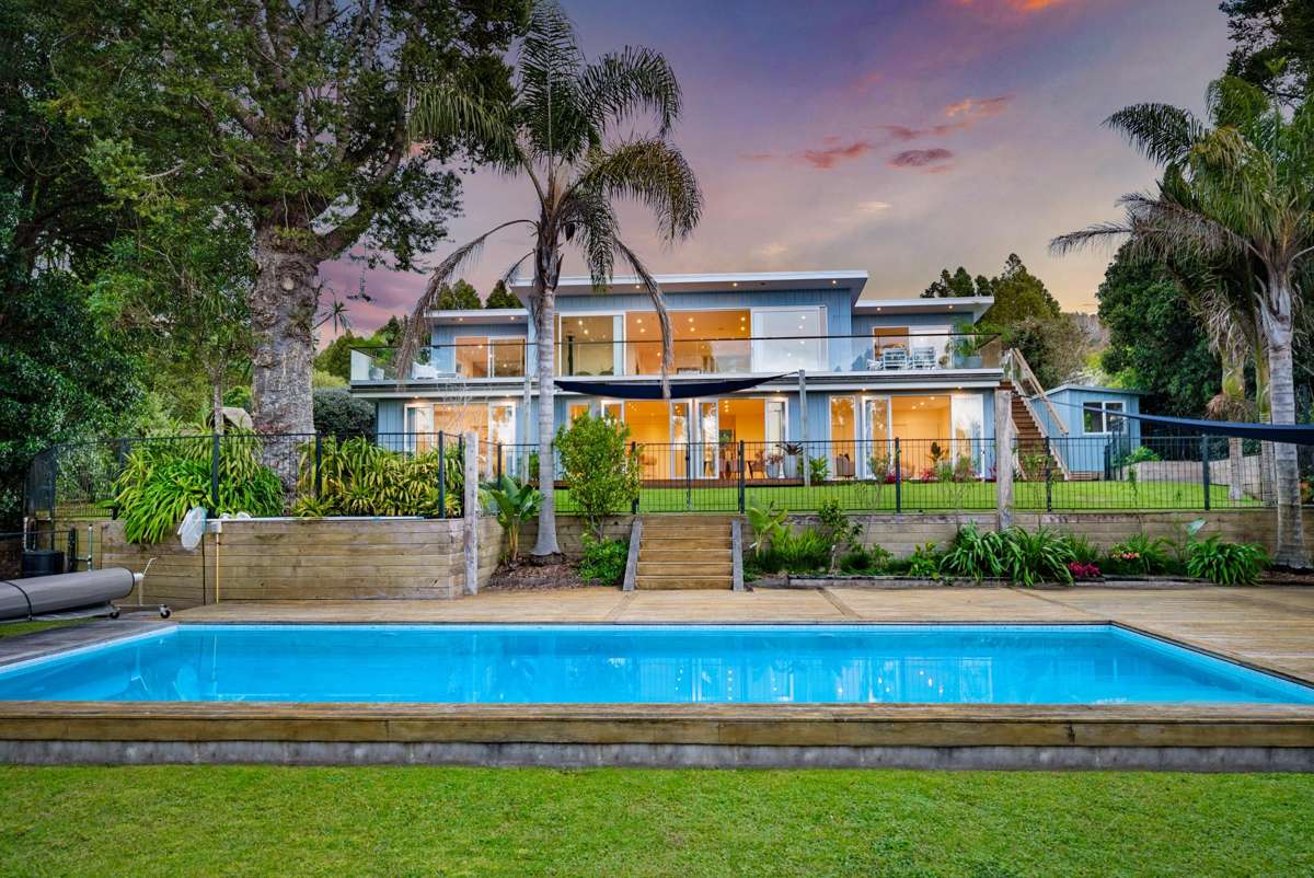 Houses for sale in Waitakere City, Auckland