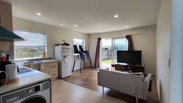 1/6 Westglen Place | Ranui | Waitakere City | Houses for Rent - OneRoof