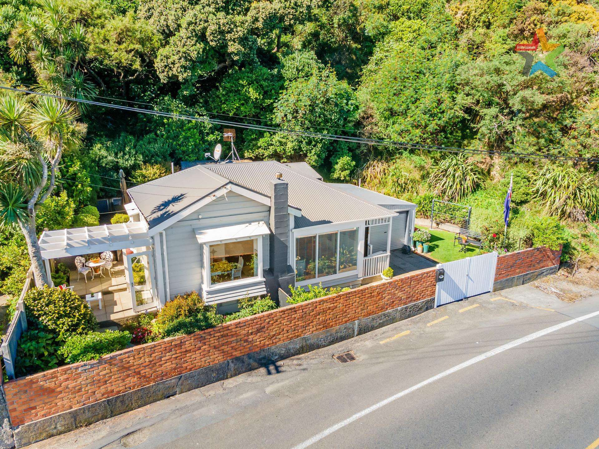 Sold 409 Marine Drive | Mahina Bay, Eastbourne | Lower Hutt City on