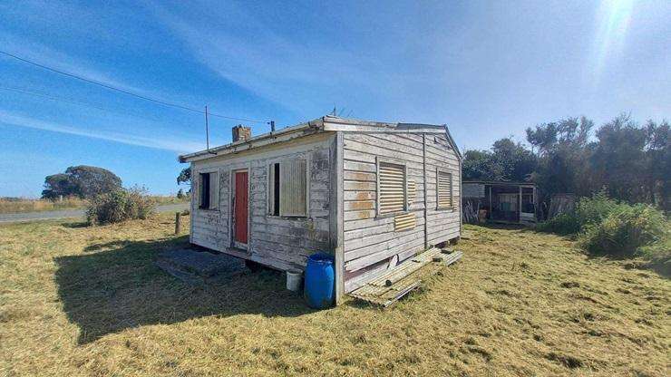NZ’s cheapest house: Dilapidated shack for sale for $85,000-plus, All ...