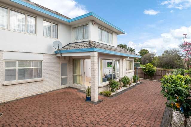 2/16c Edendale Road | Somerville | Manukau City | Houses for Sale - OneRoof