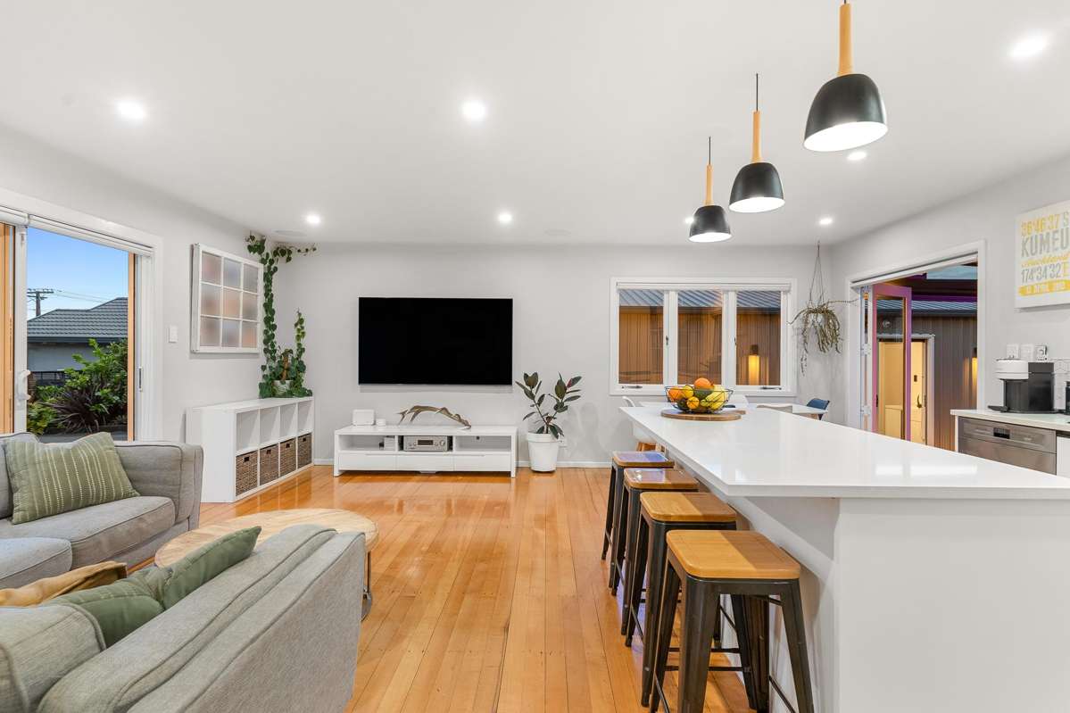 Houses for sale in Waitakere City, Auckland