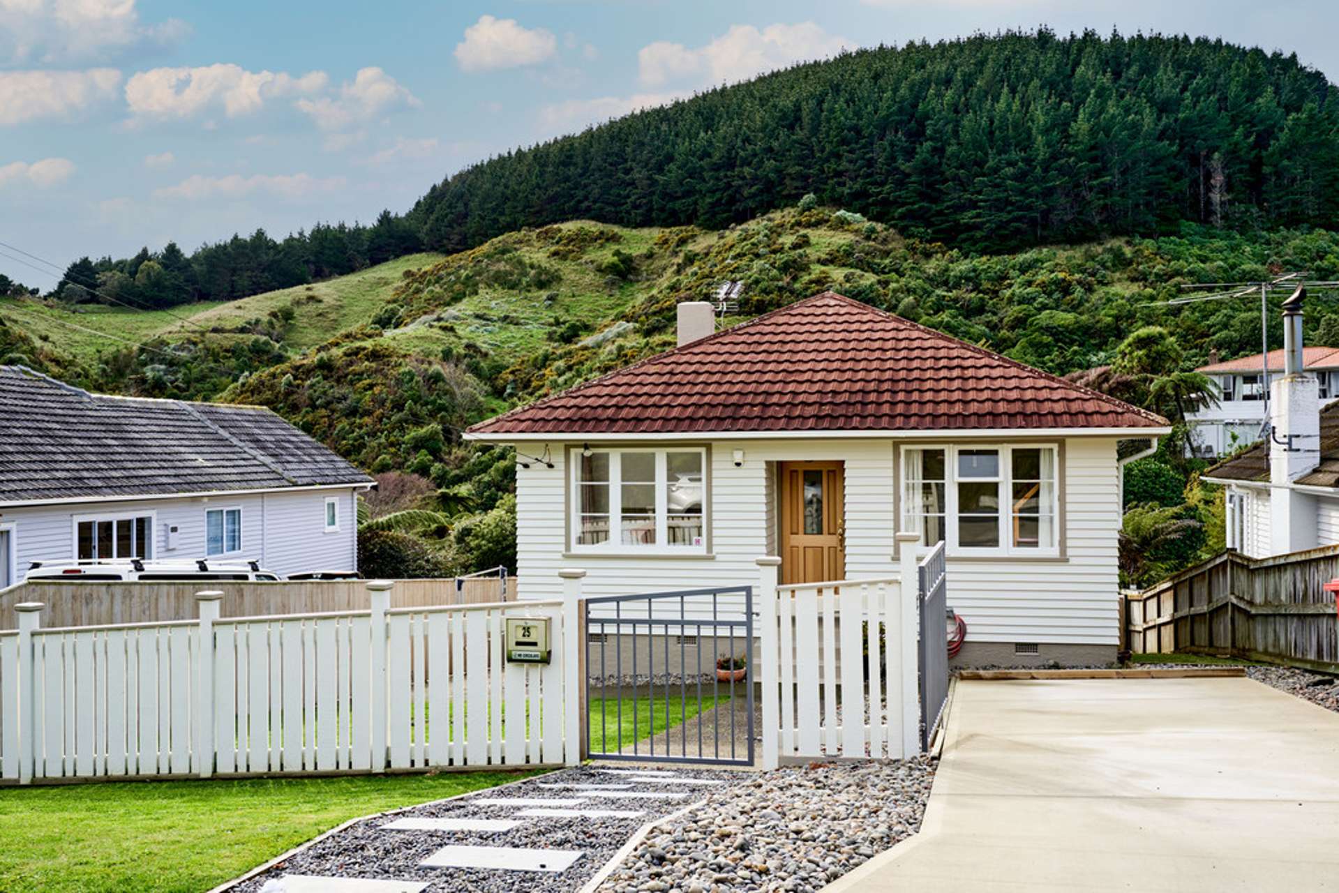 25 Raroa Terrace | Tawa | Wellington City | Houses for Sale - OneRoof