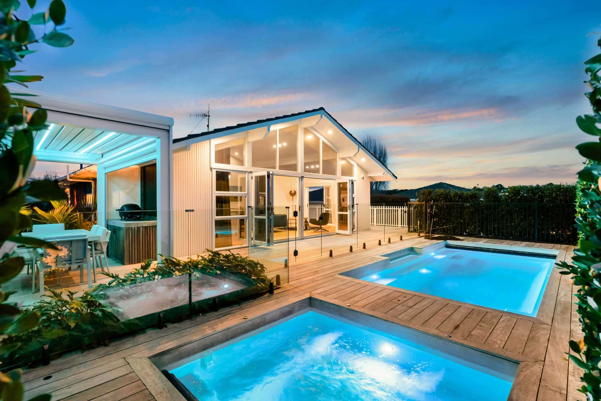 The mid-century home built ‘like a brick shithouse’ with a pink ...