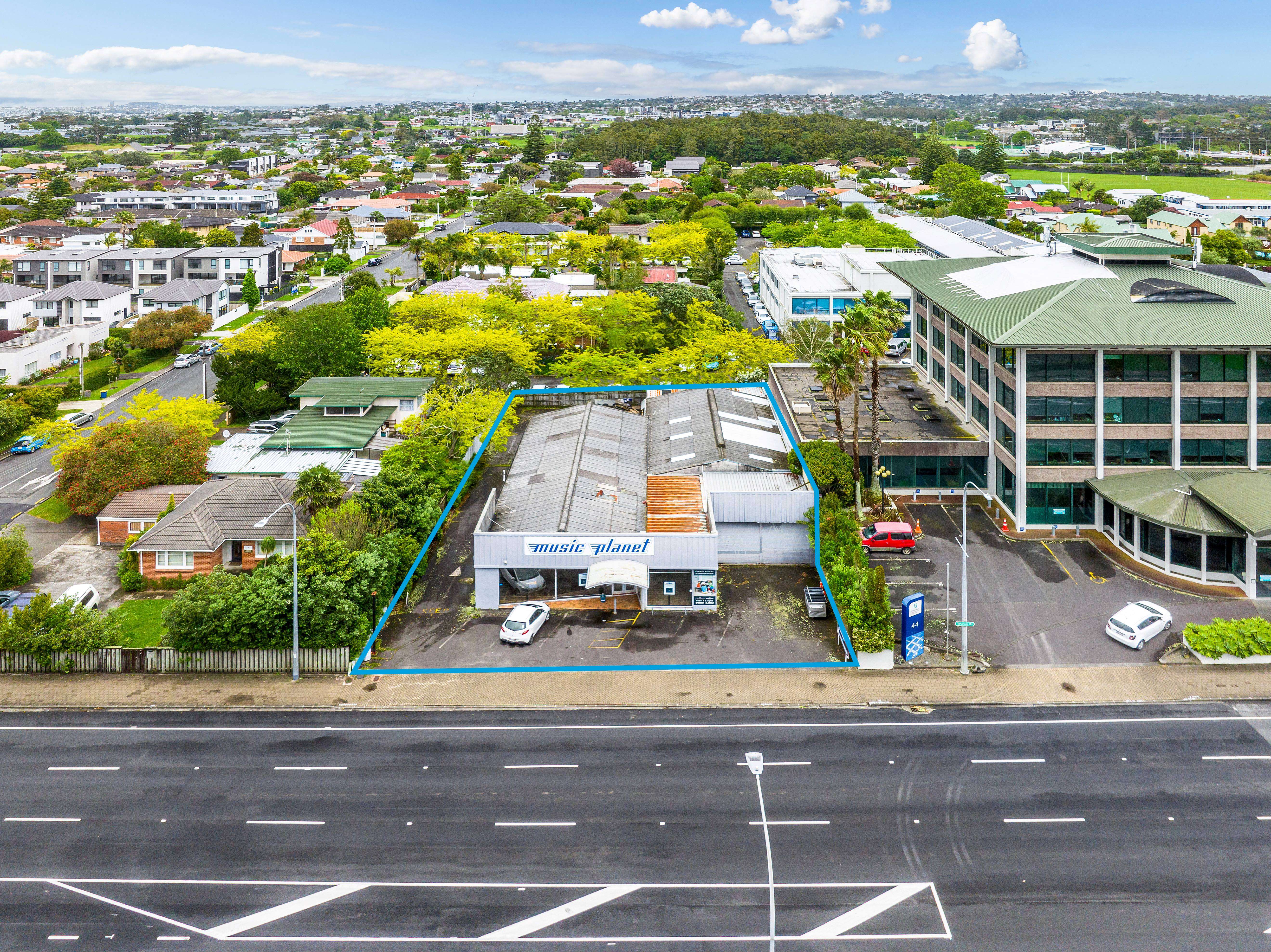 Roadfront position and profile in Takapuna, All things property, under ...