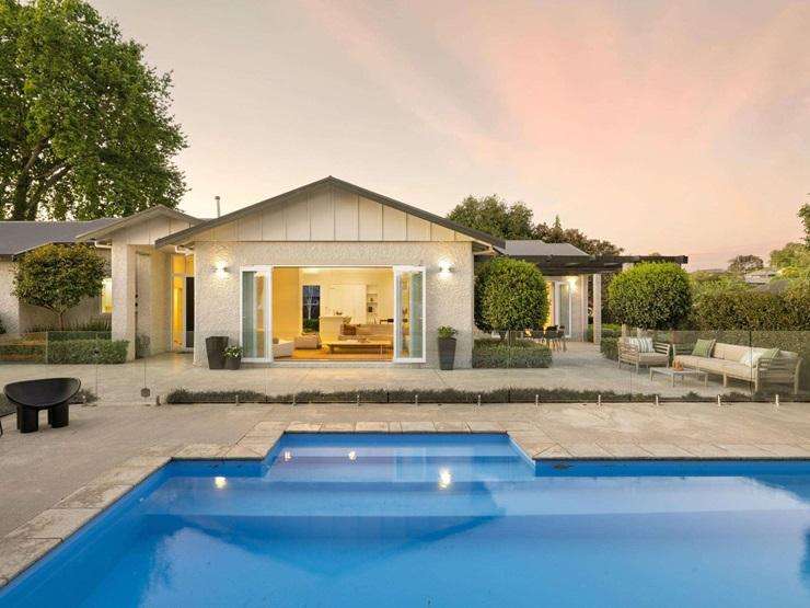 RV killer: Families drive the price of Hamilton bungalow to nearly $2m ...