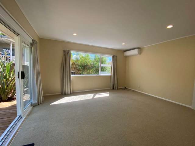 8 Jonathan Place | Sunnynook | North Shore City | Houses for Rent - OneRoof