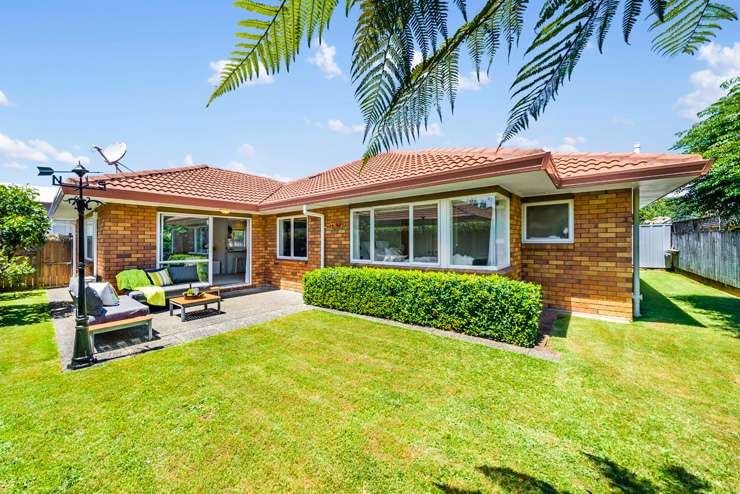 41 bids on brick and tile home as auction clearance rate surges, All ...