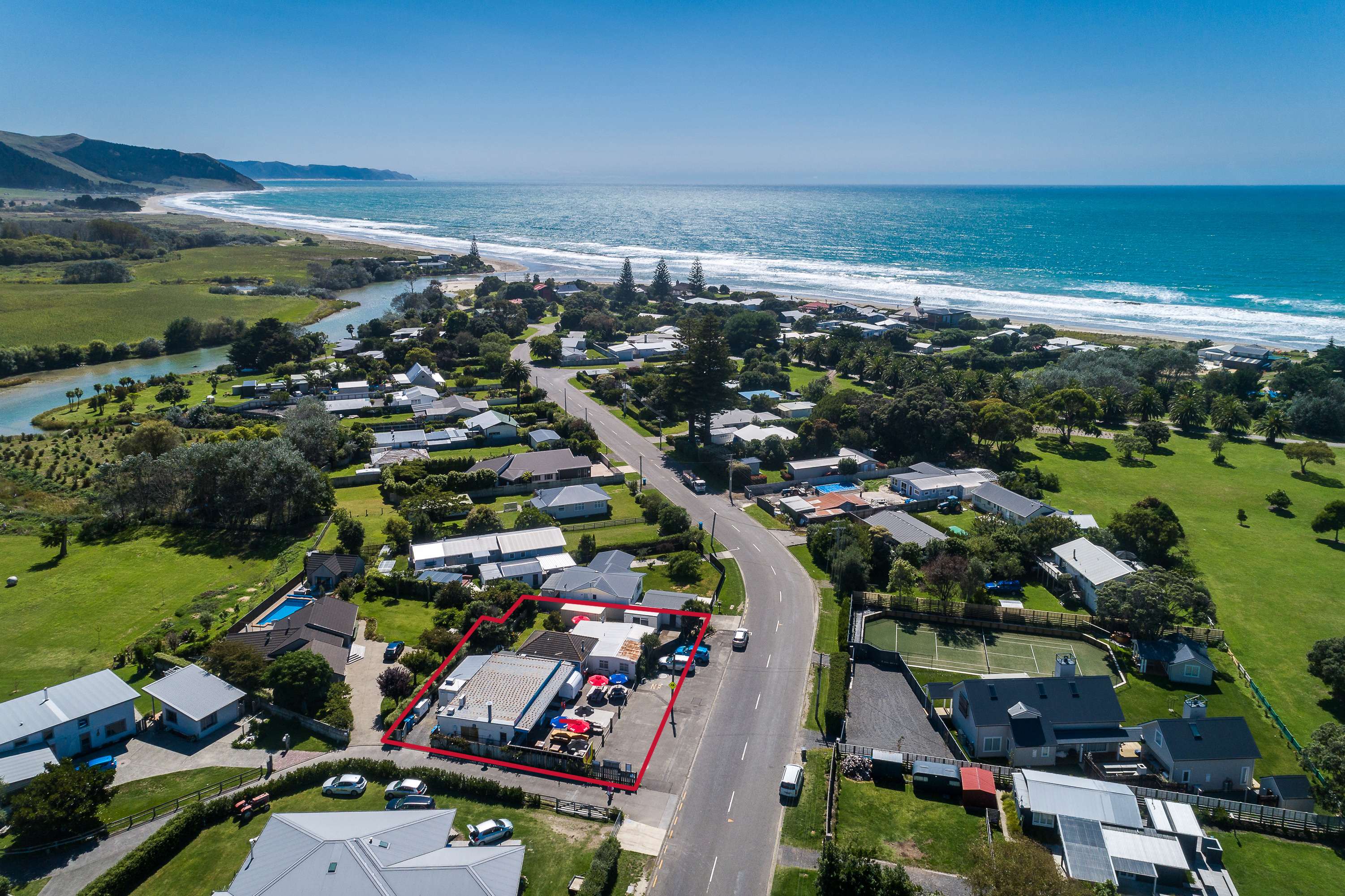 Popular beach settlement’s store, takeaways business and premises on ...