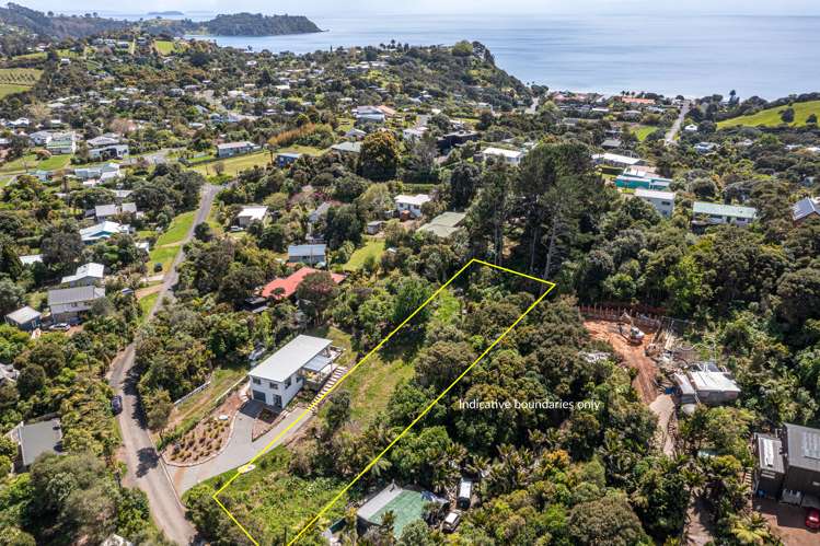 21 Eden Terrace | Onetangi | Waiheke Island | Houses for Sale - One Roof