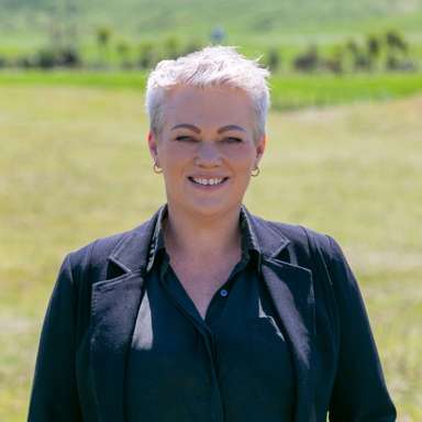 Kelly Fraser, residential sales, Pivot Realty Limited Licensed (REAA ...