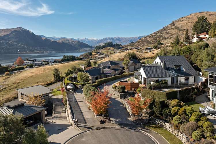 8 Elizabeth Place | Kelvin Heights | Queenstown | Houses for Sale - One ...
