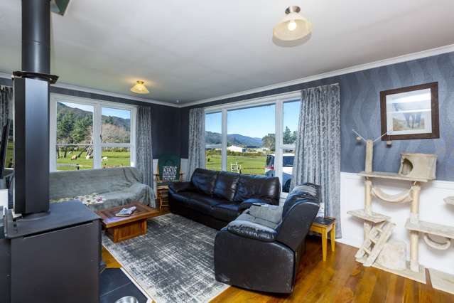 147 Upper Fitzherbert Road | Wainuiomata | Lower Hutt City | Houses for ...