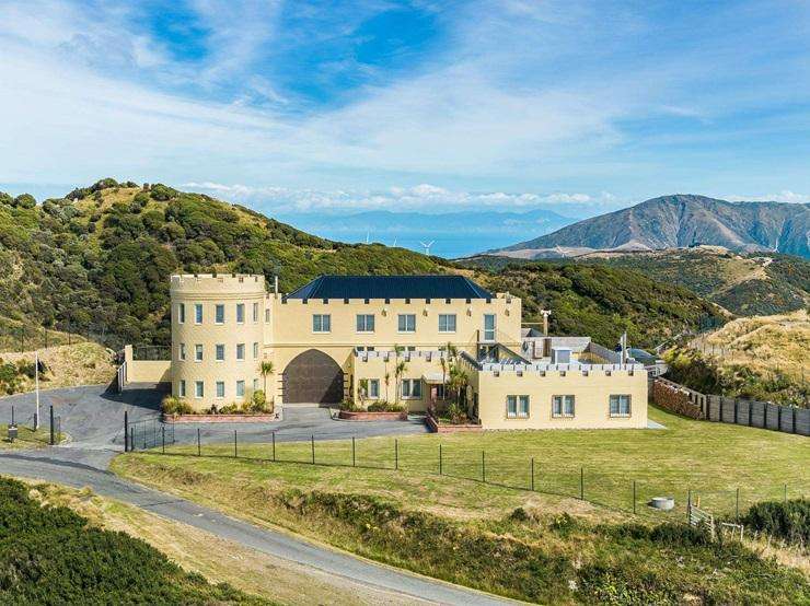 NZ’s one and only dog castle for sale - Woofington’s eyes $4m buyer ...