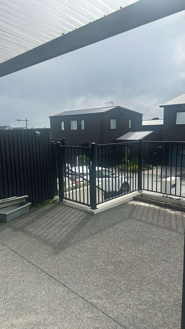 7 Ofanoa Lane | Mount Roskill | Auckland City | Houses for Rent - OneRoof