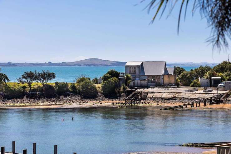 Legendary Kiwi seafood restaurant Fleur’s Place for sale, All things ...